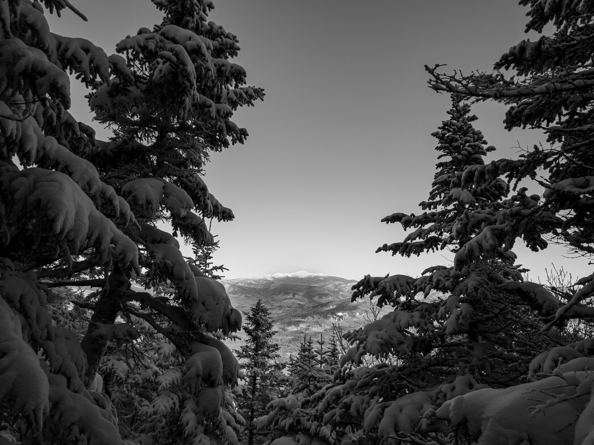 Middle and North Tripyramid in Winter - Trekking Sketches